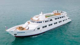 MV Koon9 is the largest Similan liveaboard. And it has the best choice ...