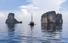 The Junk Similan Islands Liveaboard Diving Thailand